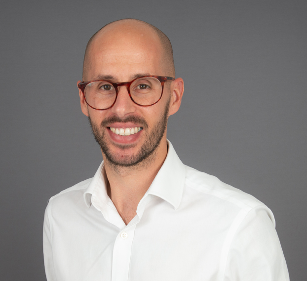 Evolution promotes leaders from within - PSI